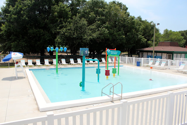 Family fun in Pensacola: Roger Scott Swimming Pool