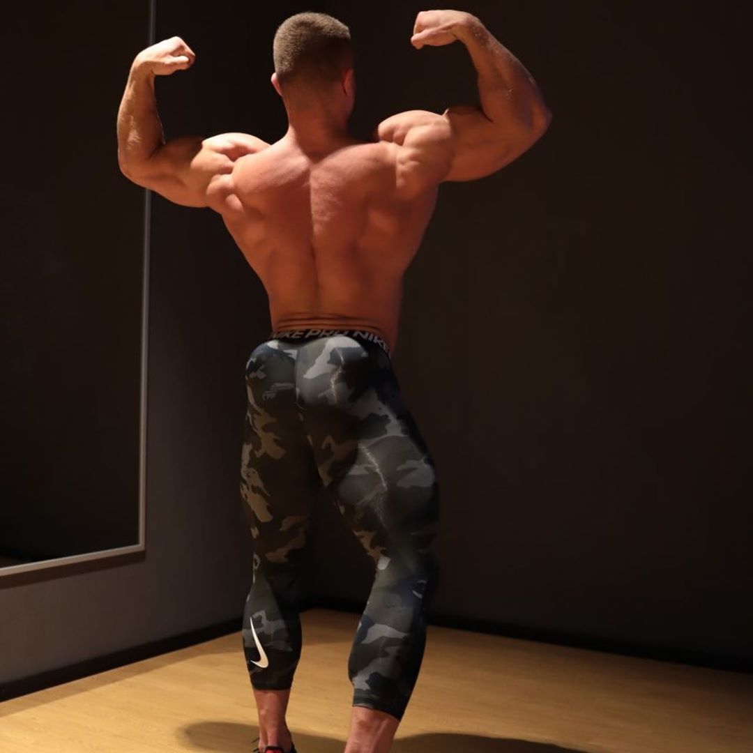 the beauty of male muscle: Oleg