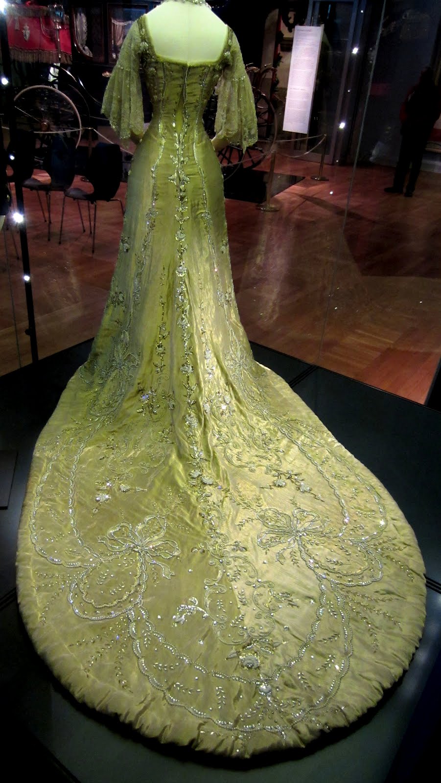 Trond Norén Isaksen: What to see: Queen Maud’s coronation gown