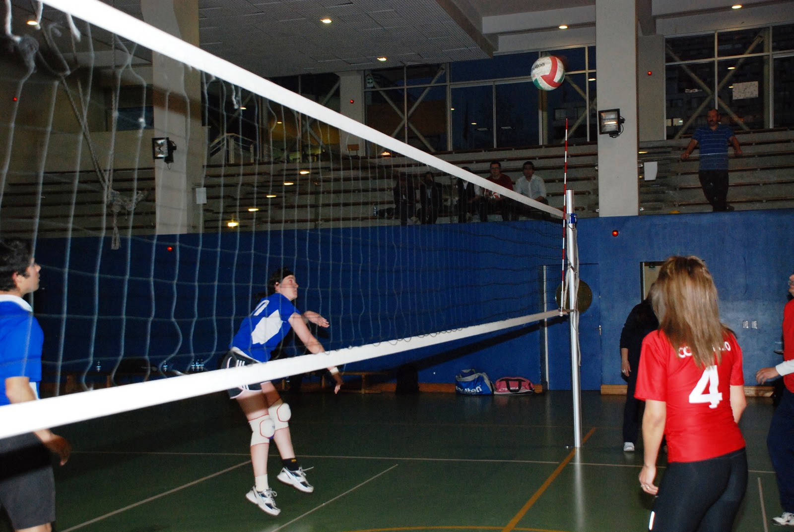 Galeria de Imagenes Olimpiadas del seguro 2011: MÁS DE VOLEIBOL MIXTO