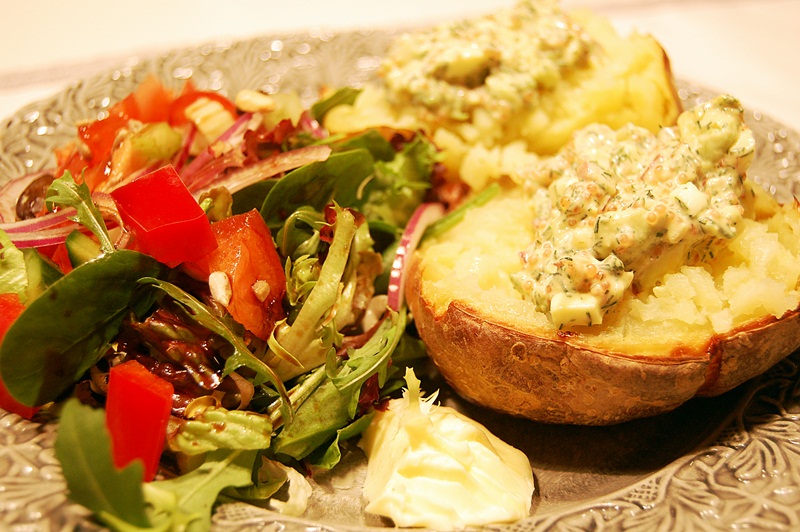 Good Things My Way: Bakad potatis med god röra