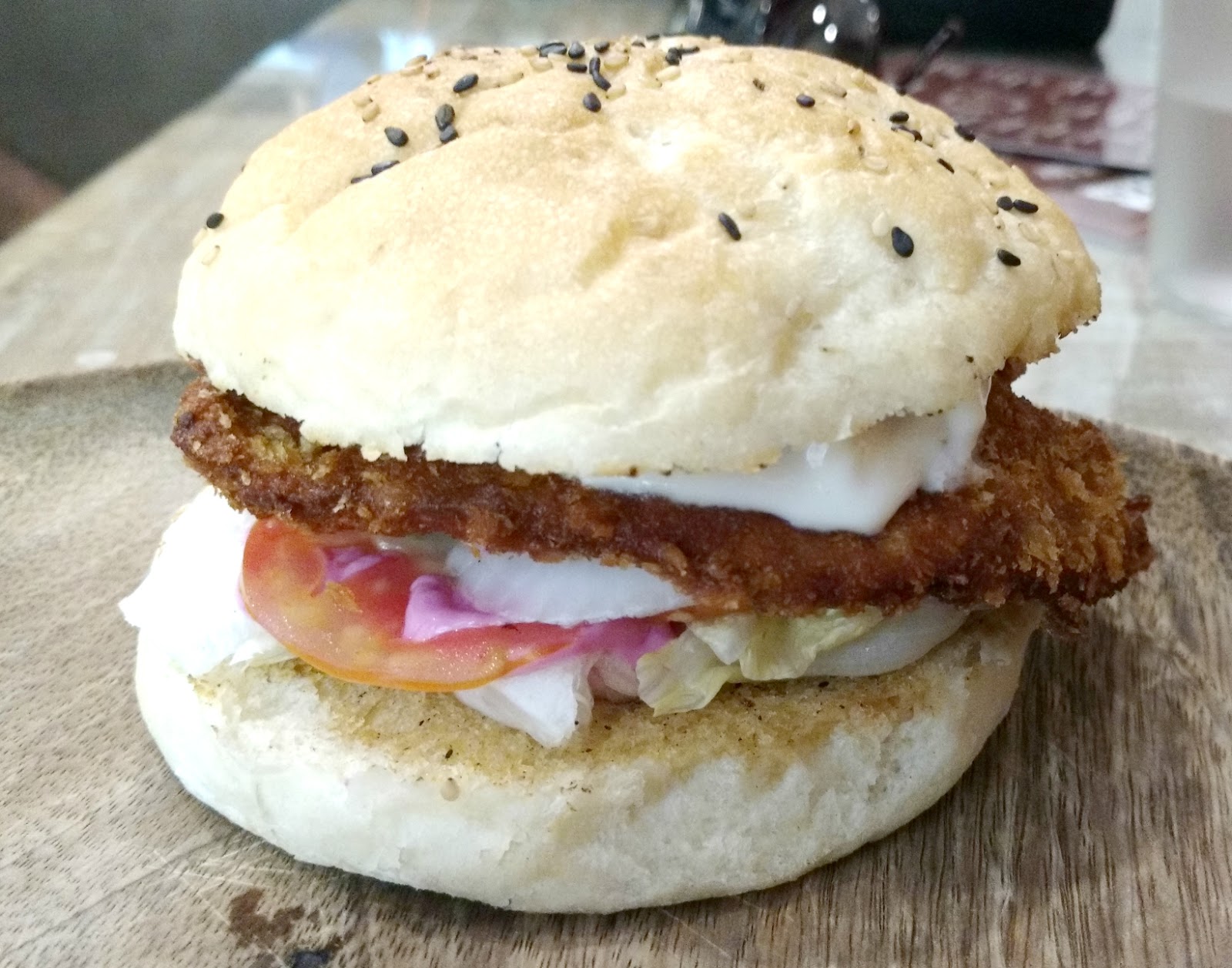 Food Review: Frisbees.. The Burger Peddler!