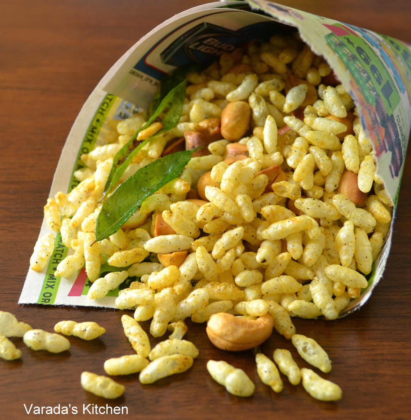 Varada's Kitchen and Garden: Churmure Chivda