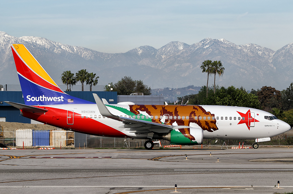 Aero Pacific Flightlines: Southwest Airlines Boeing 737-7H4 (36913/3195 ...