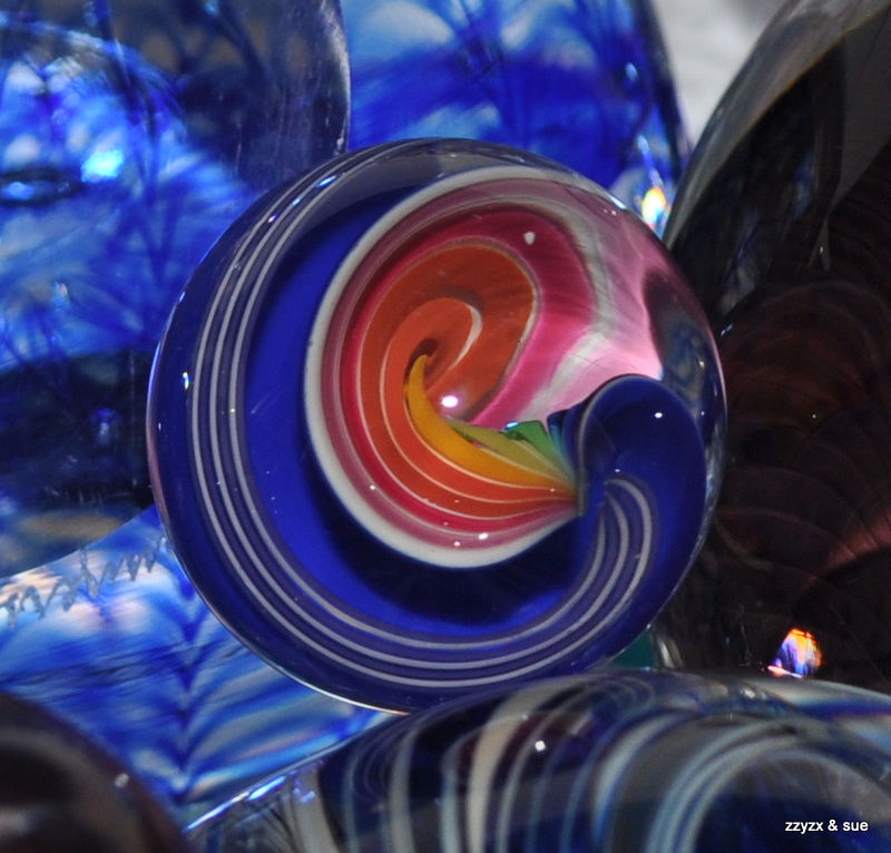 zzyzx & sue: Foto Finish --- Things That Are Round