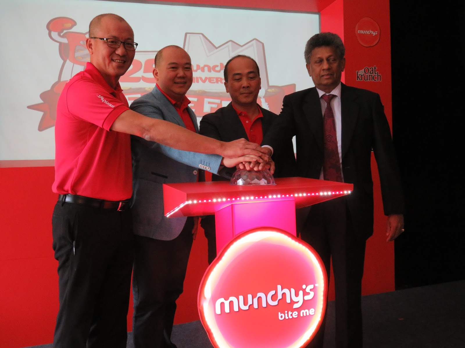 Kee Hua Chee Live!: MUNCHY'S CELEBRATES 25 GLORIOUS YEARS AS MALAYSIA'S ...