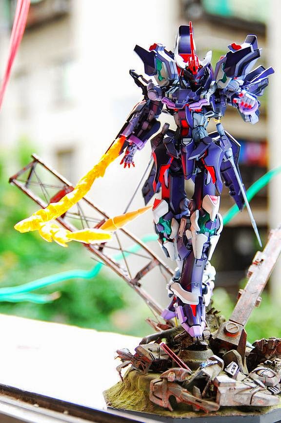 Custom Build: 1/100 Queen Astray with Diorama