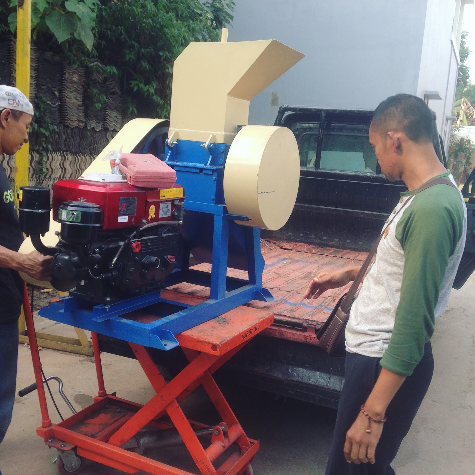 HM PUTRA: Mesin Pencacah Plastik