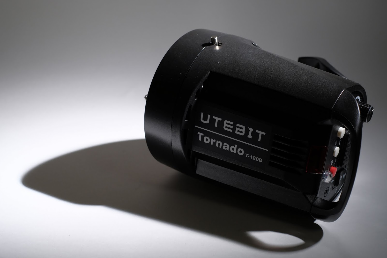 不純喫茶。: UTEBITのモノブロック導入