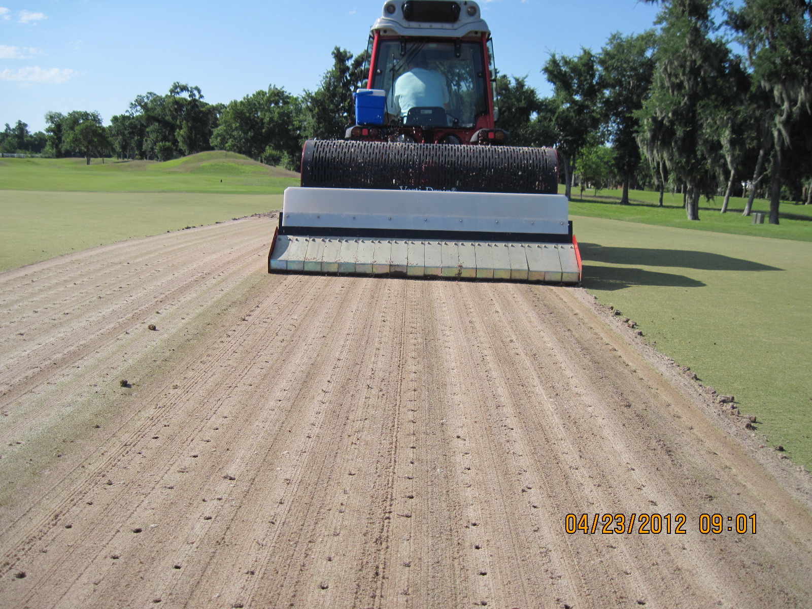 Bay Oaks Country Club Golf Course Maintenance: Greens Aerification Finished