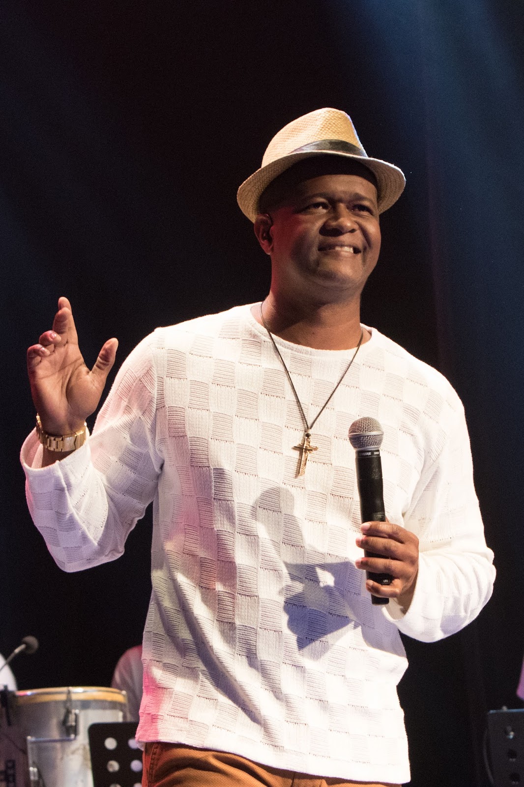 Jornal Casa da Gente: Charlles André lança novo álbum intitulado "Cantador"