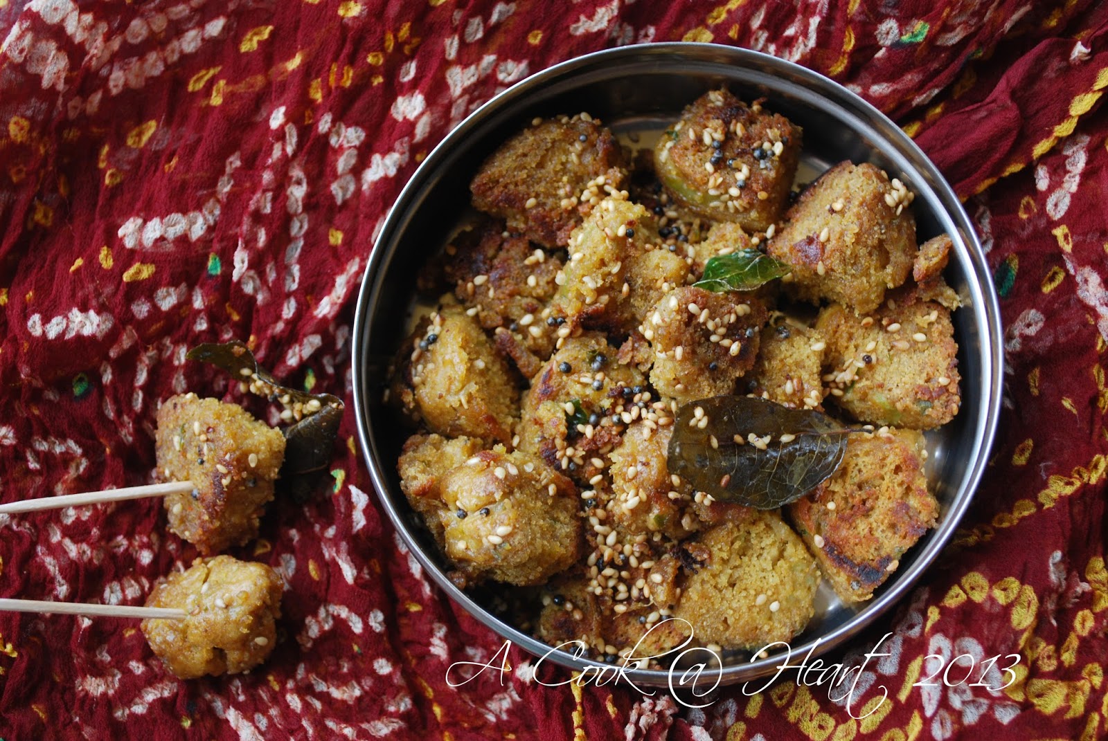 A Cook @ Heart: Dudhi Muthiya