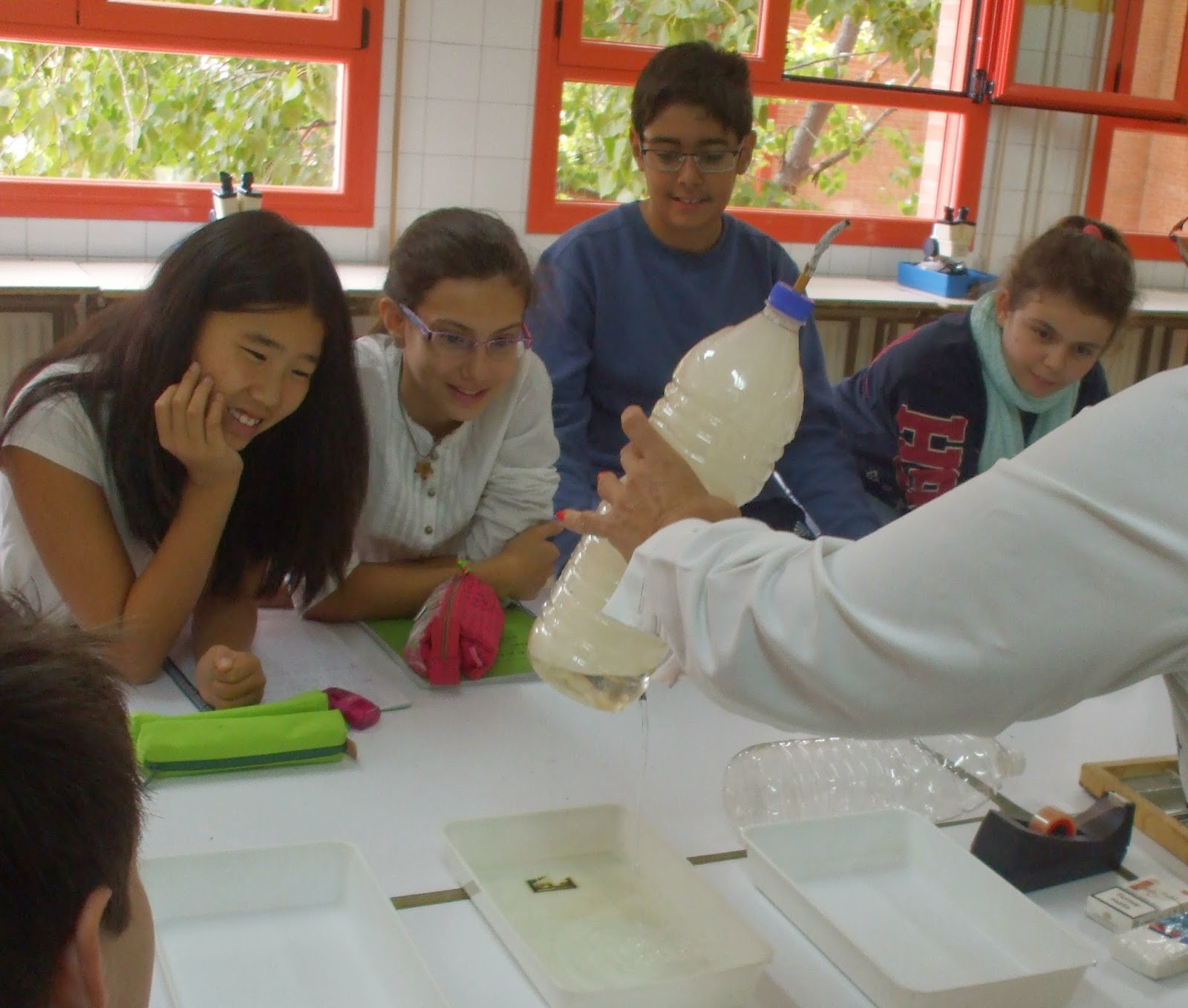 EL CUERPO HUMANO: LA BOTELLA FUMADORA