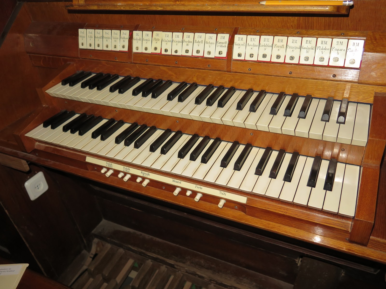 The Holyoaks in the Holy Land: Organs in Israel