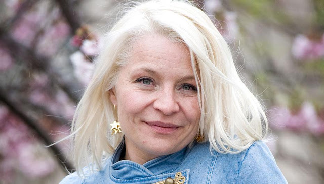 Celebrity Gossip, Showbiz News, Fashion & More |: Signe Lindkvist på ...