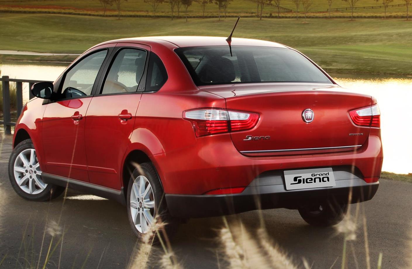 Novo Siena 2012 chega em abril, maior e mais sofisticado