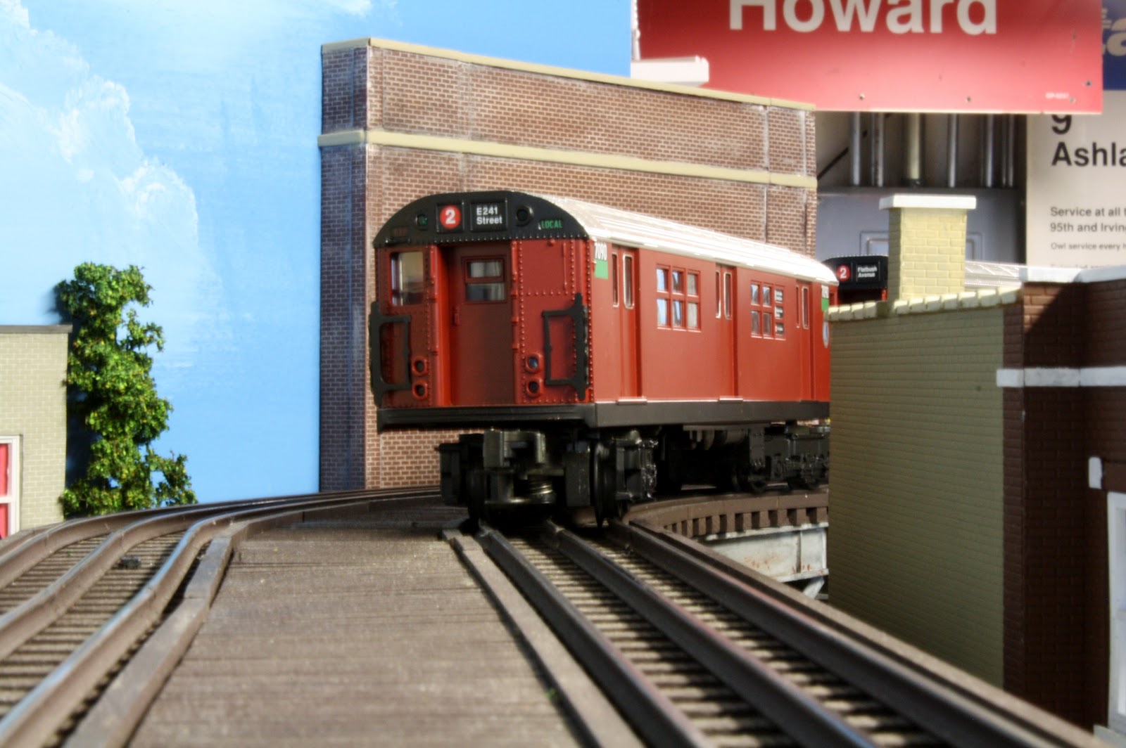 CTA O Scale L Layout: Visitors to the layout