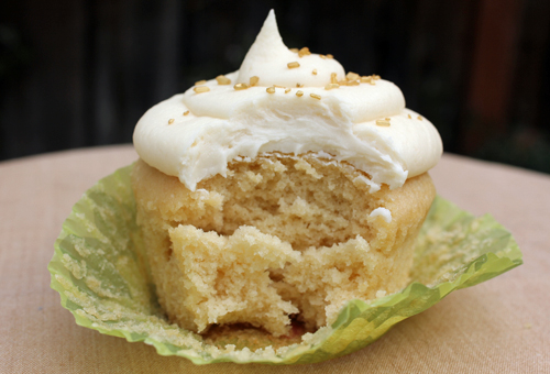 What's Up Cupcake?: Sweet Treats Saturday: Bailey's Irish Cream Cupcakes