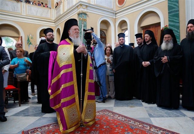ΦΩΣ ΦΑΝΑΡΙΟΥ: Η ΧΕΙΡΟΤΟΝΙΑ ΤΟΥ ΕΠΙΣΚΟΠΟΥ ΕΡΥΘΡΩΝ ΑΠO ΤΟΝ ΟΙΚΟΥΜΕΝΙΚΟ ...