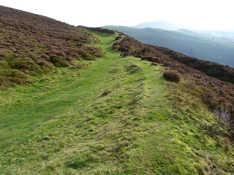 A Welsh man walking.: #60.MOEL FAMAU,MOEL FENLLI Linear walk.21-11-11.