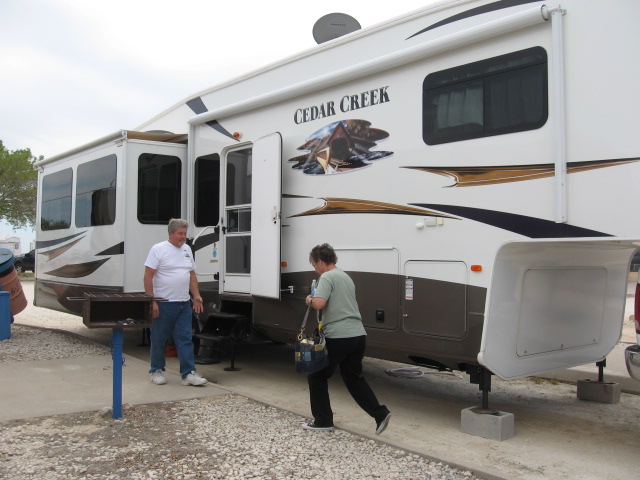 Cary and Millie's Travels: Circle Bar RV Park in Ozona