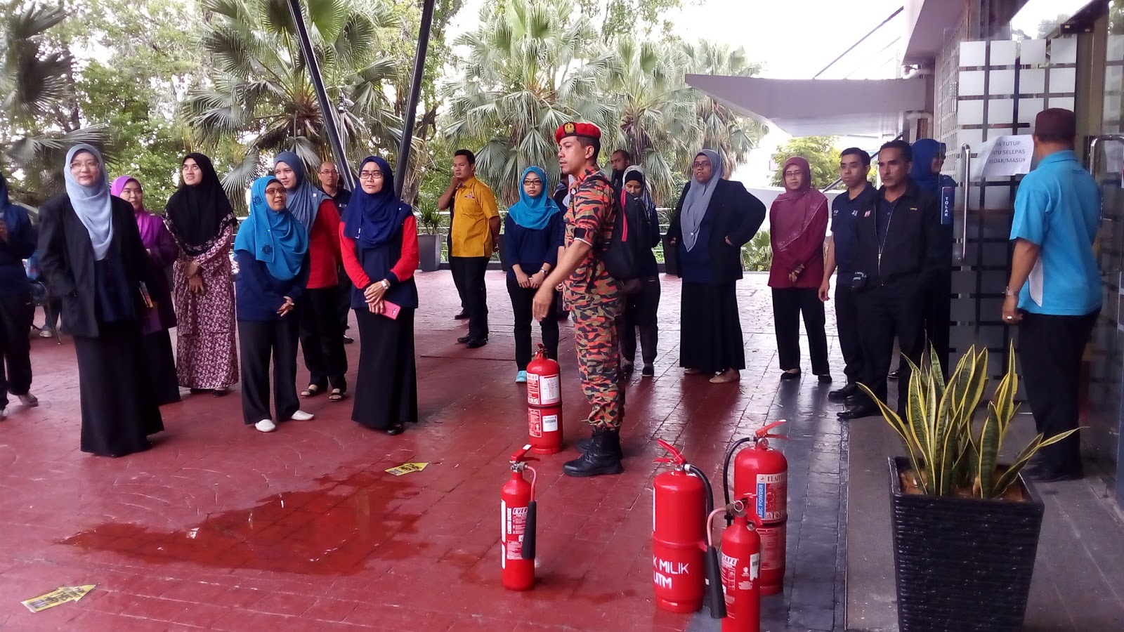 Ceramah: Keselamatan, Kebakaran & Demonstrasi Menggunakan Alat Pemadam ...
