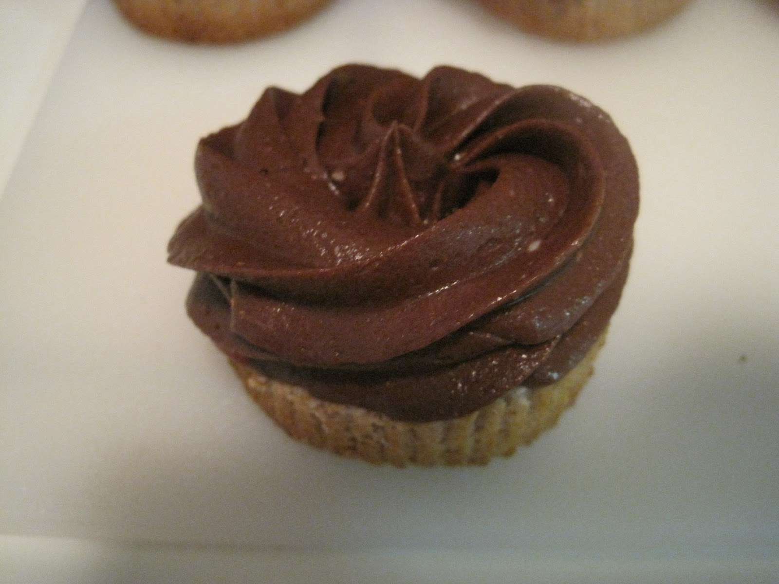 my feelings taste like cupcakes: Double Decker Raspberry Heart Cupcakes