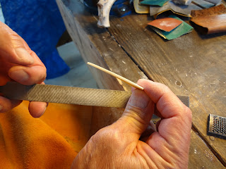 Woods Roamer: Making Bone Arrow Points with Hand Tools