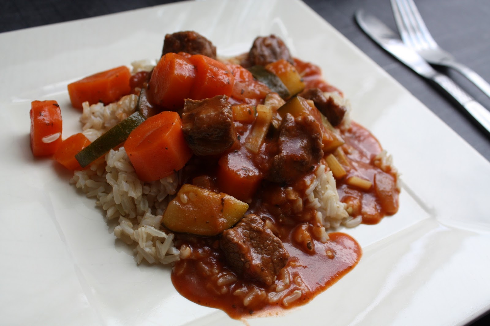 Madlaboratoriet: Ungarsk gullash med fuldkornsris