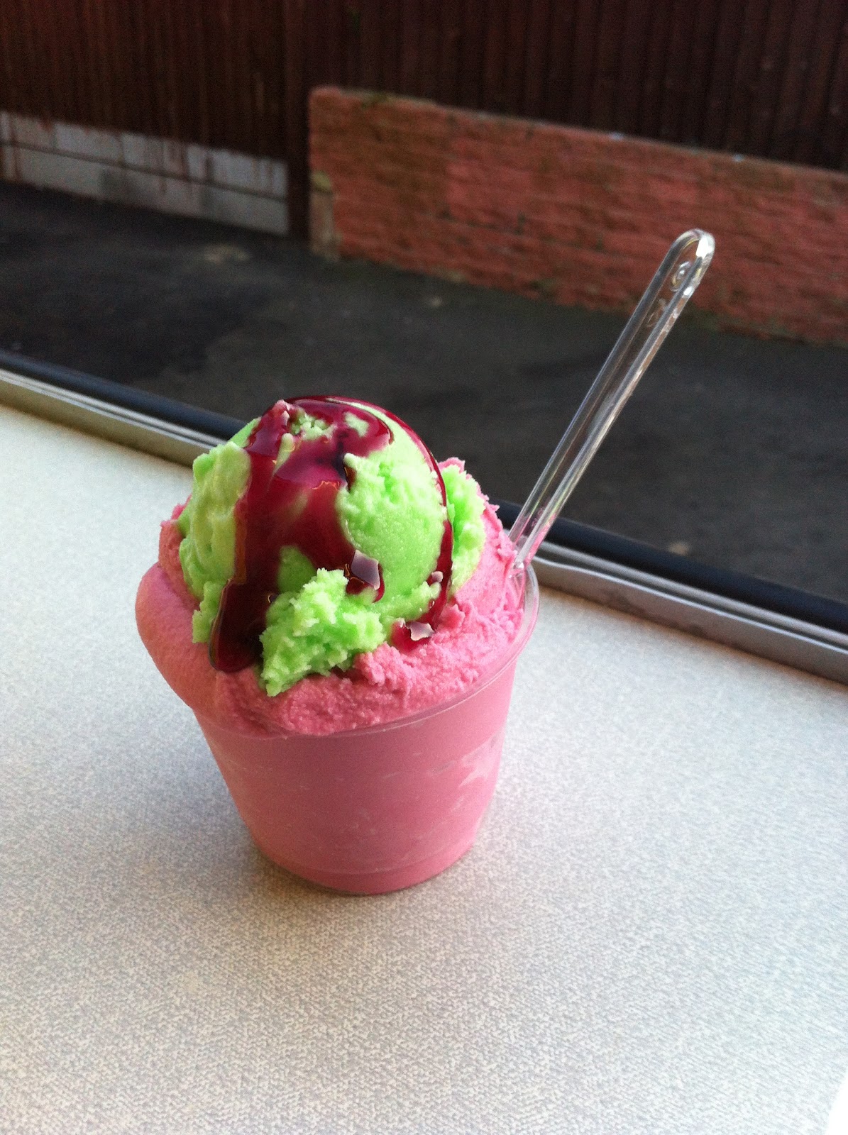 Roberts Ice Cream Van Hire and Quality Ice Creams - Ice Cream Van Hire ...