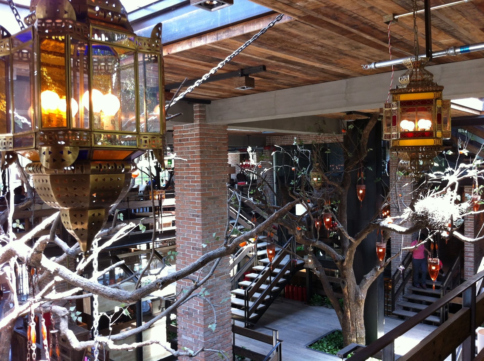 bowtie company: Beijing Maan Cafe