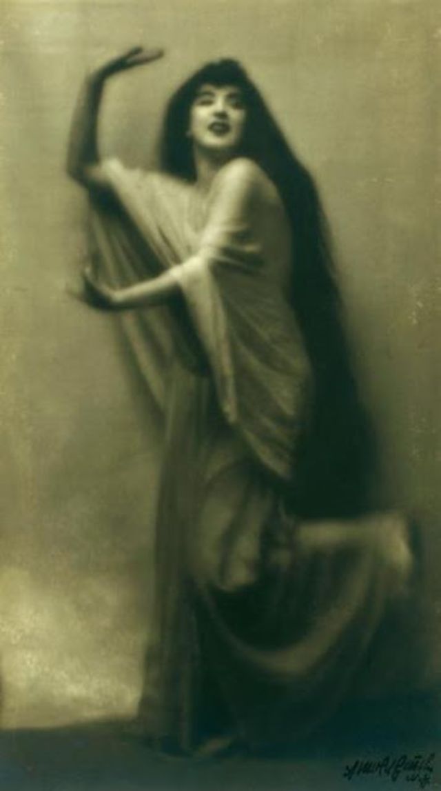 Fabulous Vintage Photographs of Dancer Ruth St. Denis From the Early ...