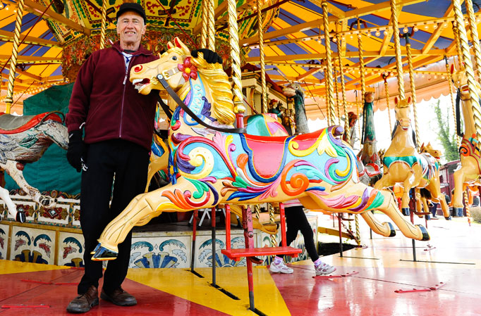 Katie B's Blog - www.kbmorgan.co.uk: Fairground Horse Restoration,Today.