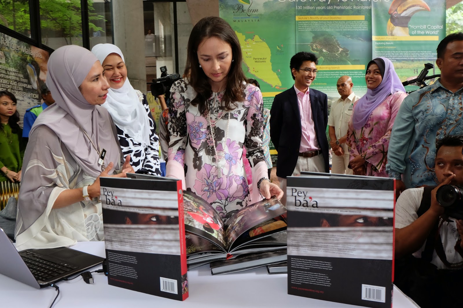 Kee Hua Chee Live!: HER ROYAL HIGHNESS THE SULTANAH OF PERAK, DYMM RAJA ...
