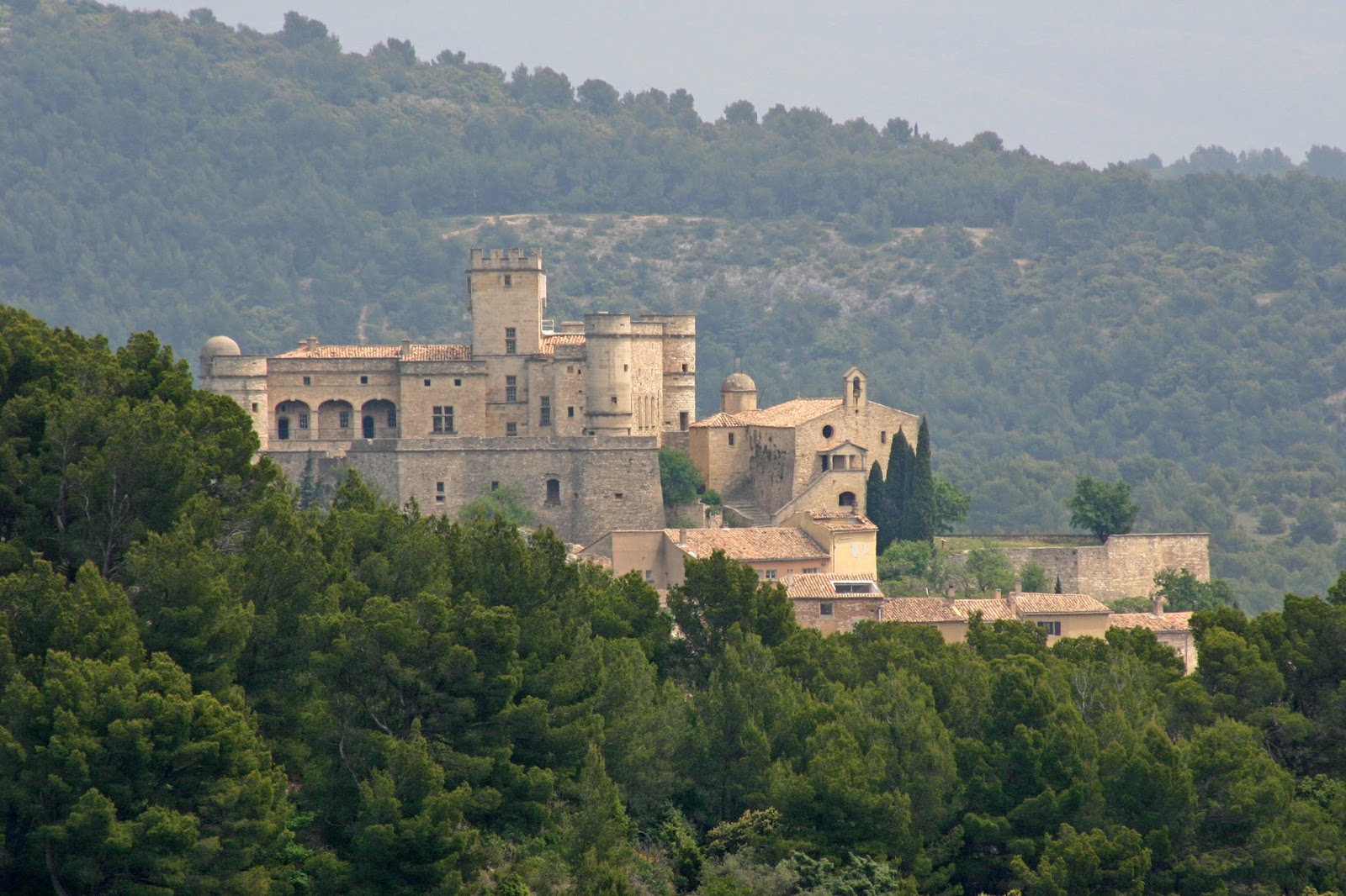 MiL - Messainlatino.it: Una giornata monastica all'Abbazia del Barroux