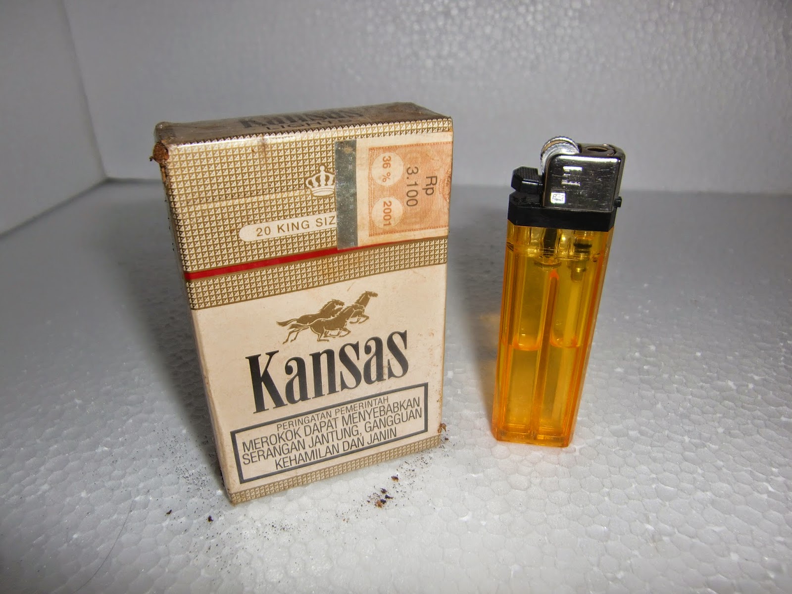 CILEGON ANTIK: Koleksi Rokok : KANSAS - Light