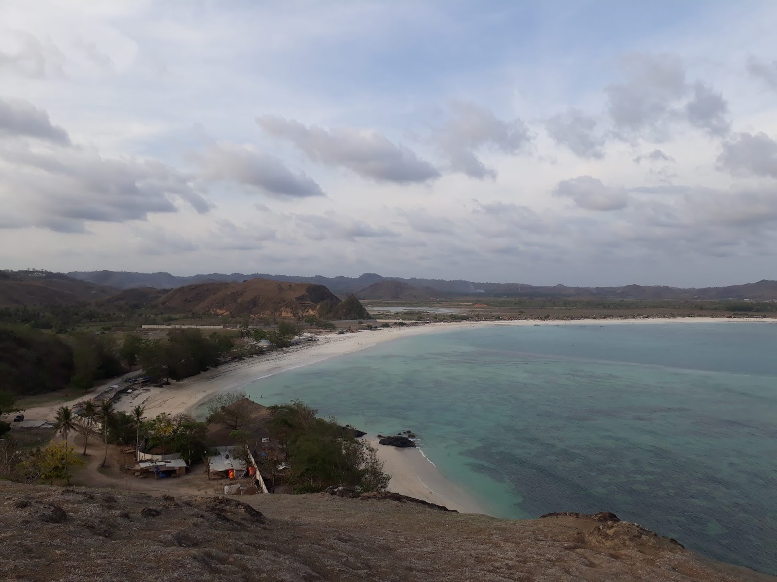 Jalan-jalan Lagi: Jalan ke Pantai Pandanan, Pantai Kuta Mandalika dan ...