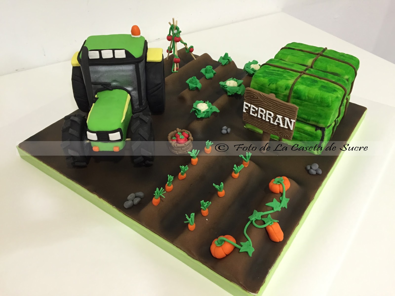 La Caseta de Sucre: TARTA CAMPO Y TRACTOR