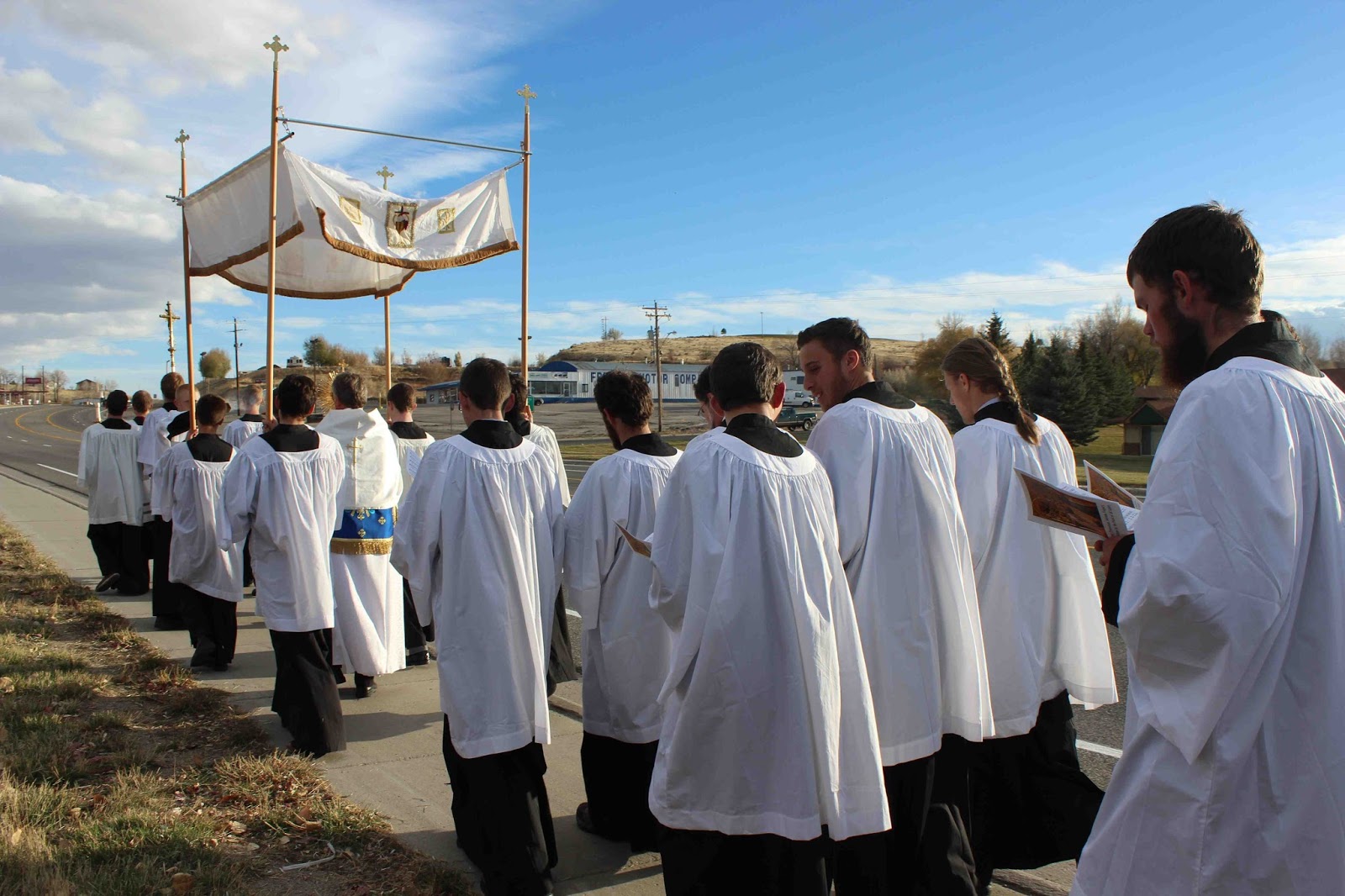 New Liturgical Movement: Eucharistic Procession for All Saints’ Day at ...