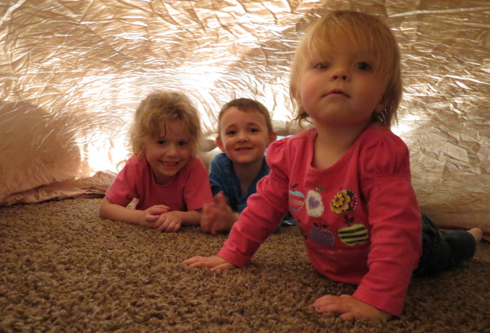 willworkforhugs: Sheet Fort Using a Box Fan