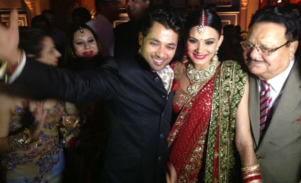 WORLD OF CRISIS: Shaadi.com CEO Anupam Mittal and model Anchal Kumar ...