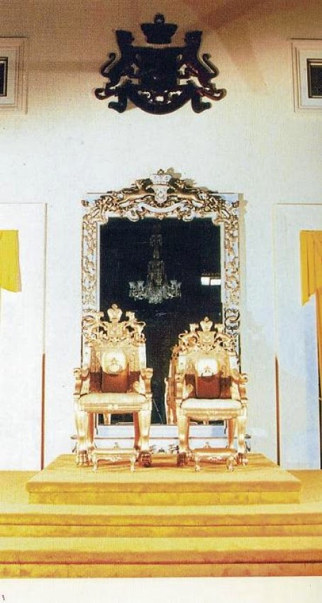 Kemahkotaan DYMM Sultan Ibrahim Sultan Johor: Symbols of authority