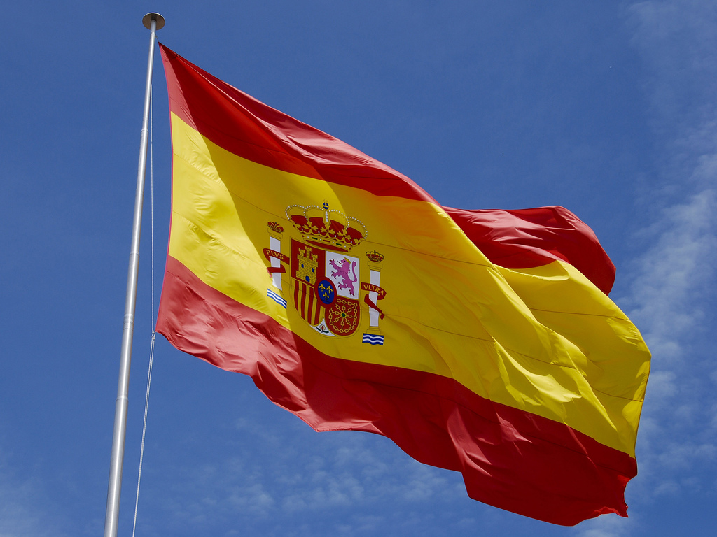 conylib: LA BANDERA DE ESPAÑA VUELVE A PRESIDIR JAÉN POR LA PAZ