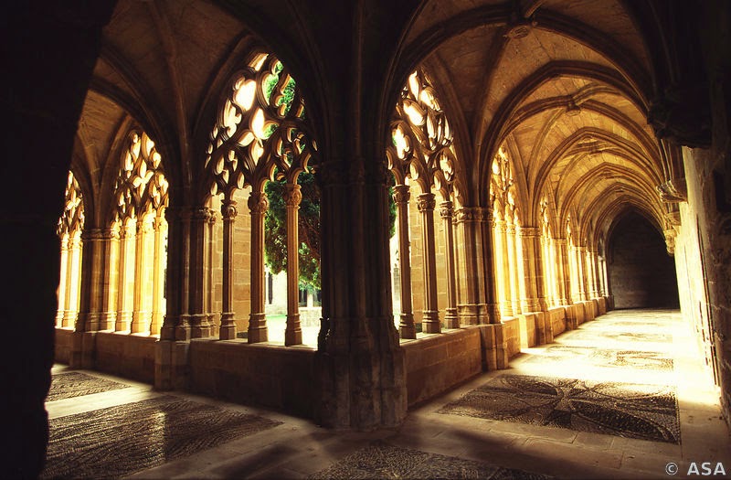 Glosario ilustrado de términos arquitectónicos y constructivos: CRUJÍA