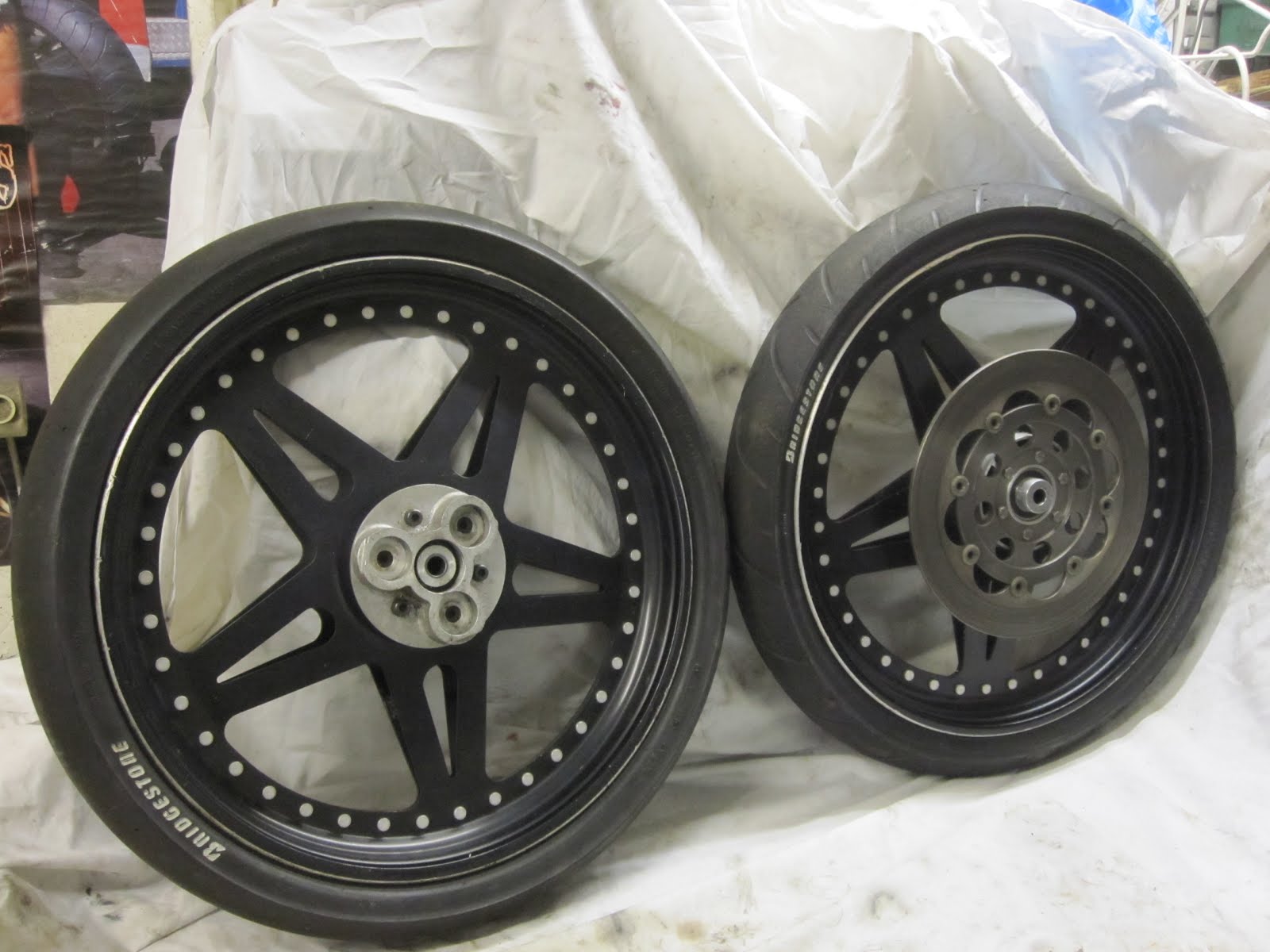 EAT THE RICH UK : ASTRALITES AND CLASSIC SPRINTER