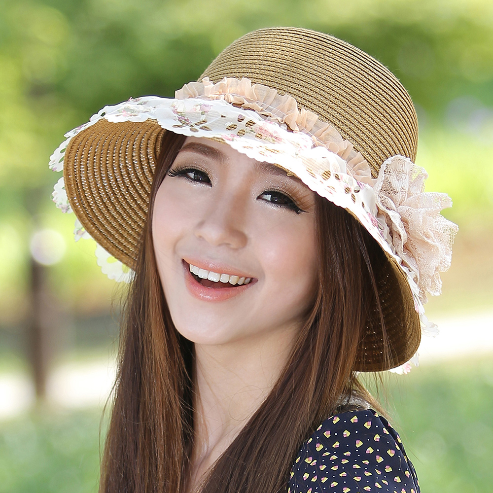 Elegance of living: Stylish Hat For Women