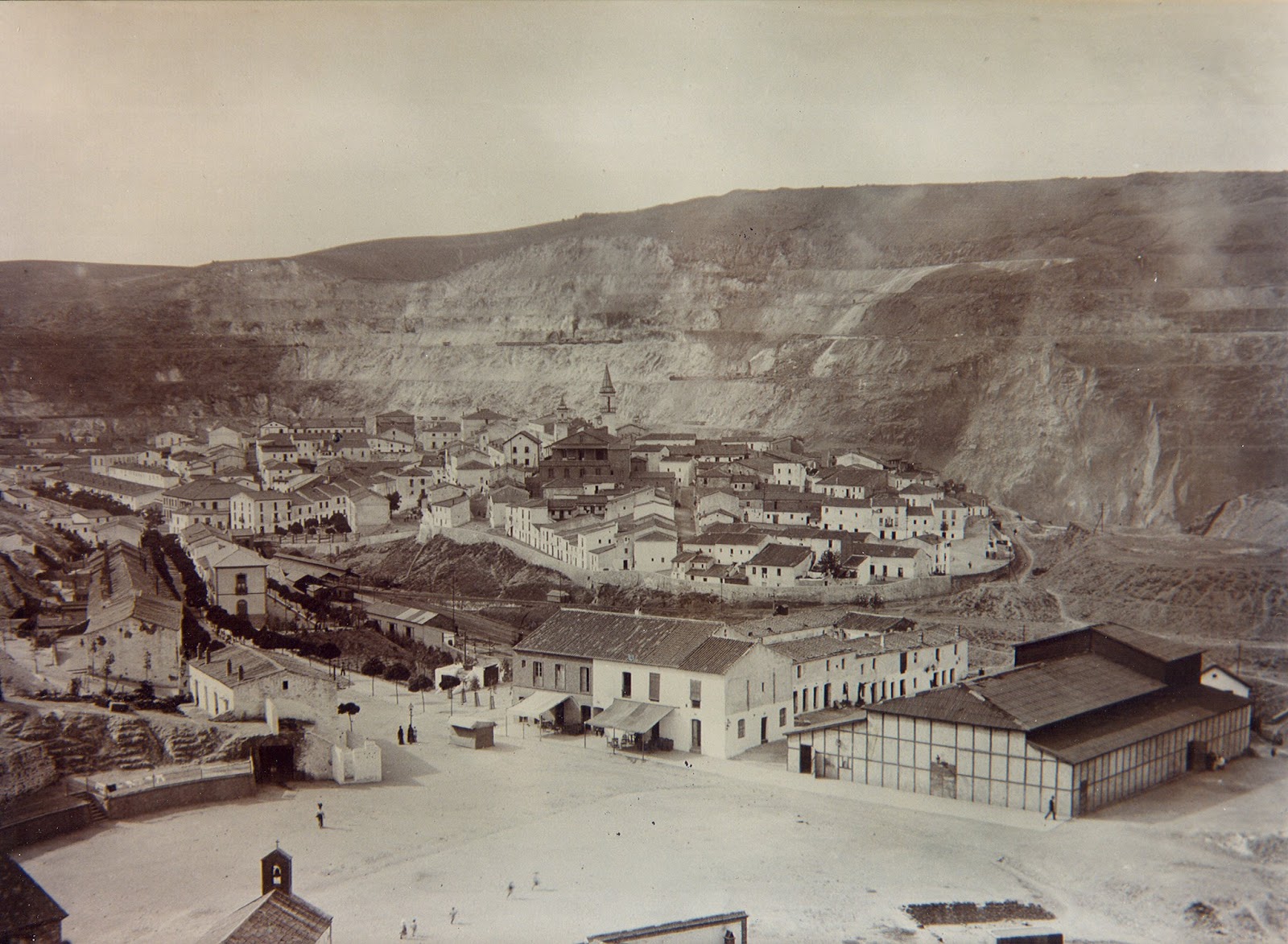 Zalamea... La Otra Mirada: Un día en la historia de las minas de Rio Tinto