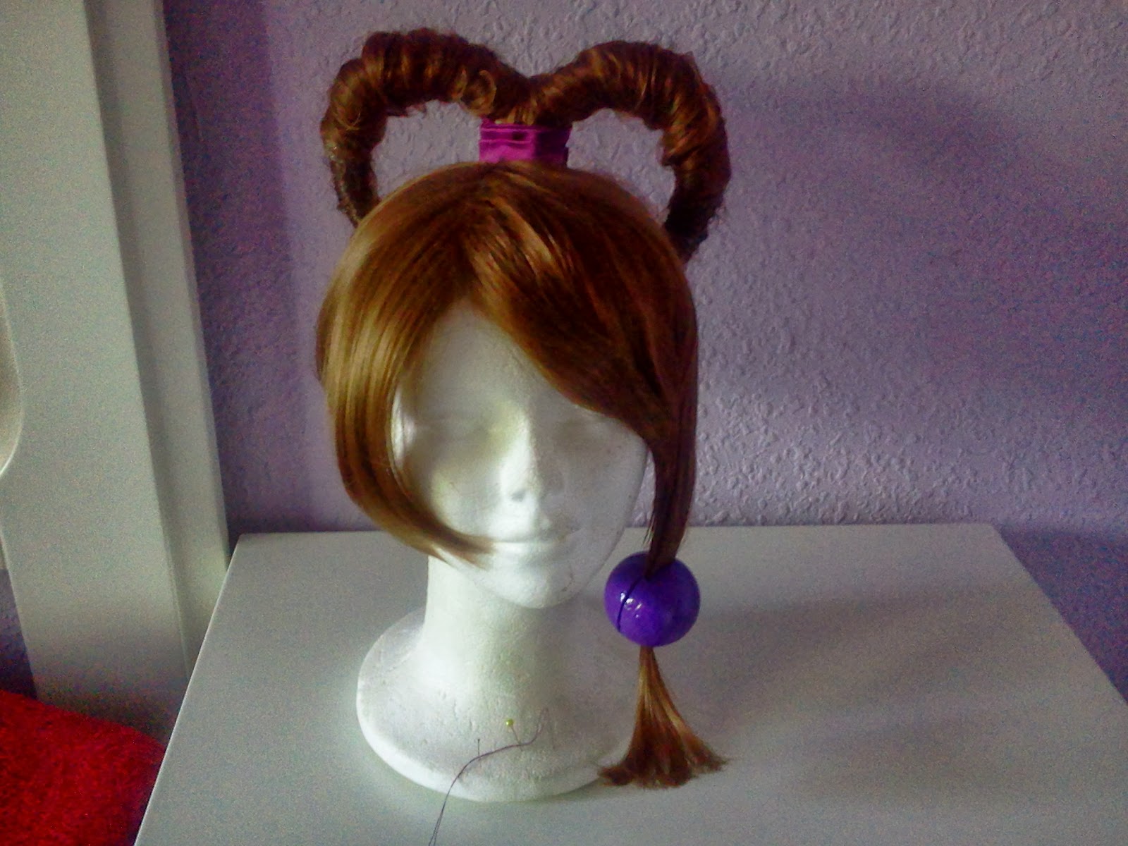 Costureo de andar por casa: Peluca de Pearl Fey