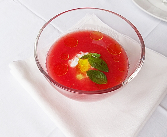 Cuina Cinc: Una sopa freda. Sopa de síndria i tomàquet amb ricotta i menta