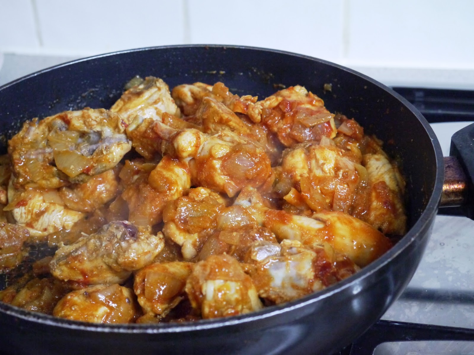 This Muslim Girl Bakes: Chicken Madras.
